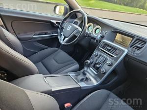 Black Volvo S60 2011 in Jekabpils, with an engine capacity of 2.00 L and mileage of 264 thousand km for 6490 €, photo 19 on AUTOMOTO.COM.LV