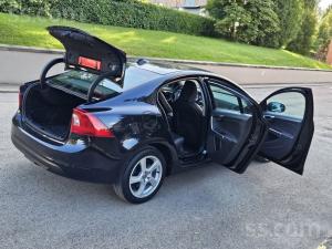 Black Volvo S60 2011 in Jekabpils, with an engine capacity of 2.00 L and mileage of 264 thousand km for 6490 €, photo 20 on AUTOMOTO.COM.LV