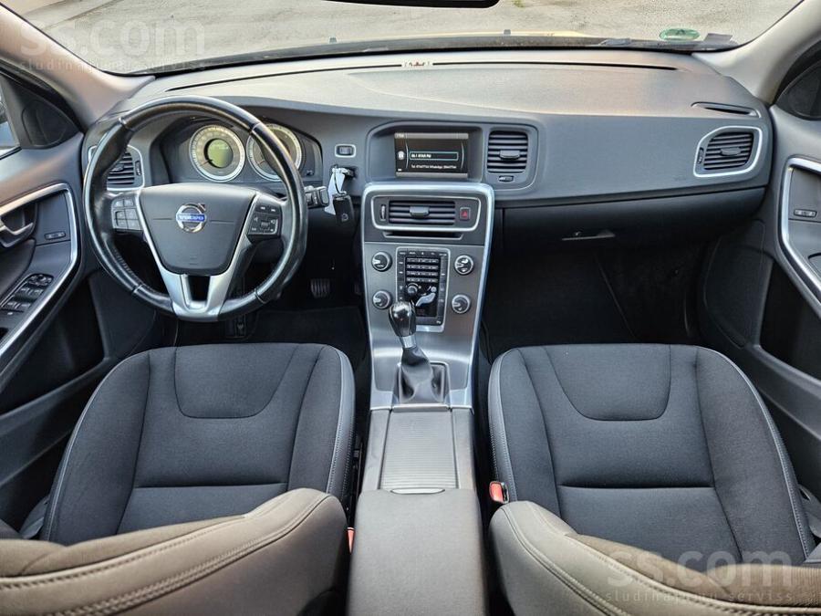 Black Volvo S60 2011 in Jekabpils, with an engine capacity of 2.00 L and mileage of 264 thousand km for 6490 €, photo 21 on AUTOMOTO.COM.LV