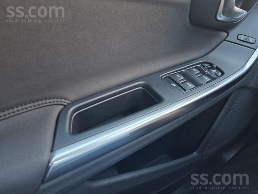 Black Volvo S60 2011 in Jekabpils, with an engine capacity of 2.00 L and mileage of 264 thousand km for 6490 €, photo 29 on AUTOMOTO.COM.LV