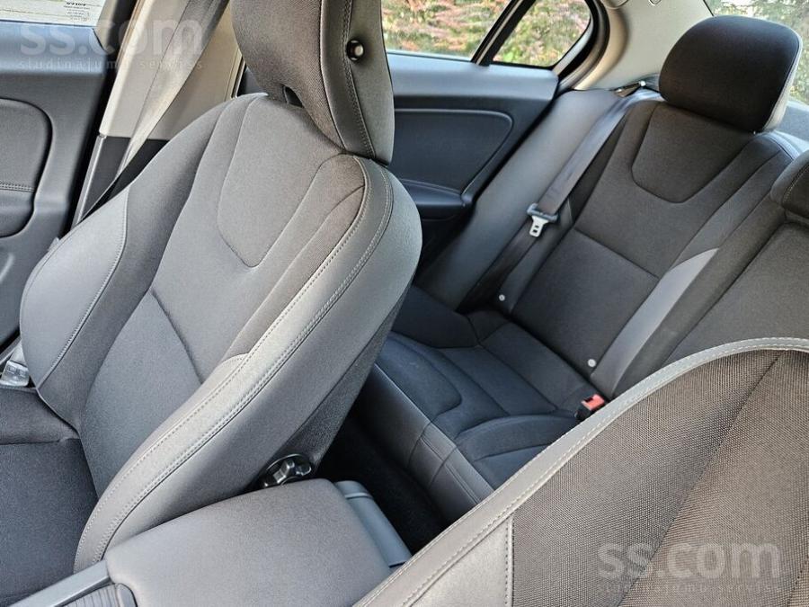 Black Volvo S60 2011 in Jekabpils, with an engine capacity of 2.00 L and mileage of 264 thousand km for 6490 €, photo 32 on AUTOMOTO.COM.LV