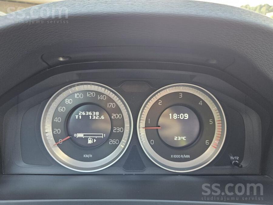 Black Volvo S60 2011 in Jekabpils, with an engine capacity of 2.00 L and mileage of 264 thousand km for 6490 €, photo 33 on AUTOMOTO.COM.LV