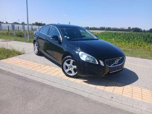 Melns Volvo S60 2011 Marijampole, ar dzinēja tilpumu 1.98 L un nobraukumu 224 tūkst. km par 5850 €, foto  vietnē AUTOMOTO.COM.LV