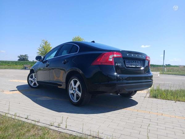 Black Volvo S60 2011 in Marijampole, with an engine capacity of 1.98 L and mileage of 224 thousand km for 5850 €, photo 6 on AUTOMOTO.COM.LV