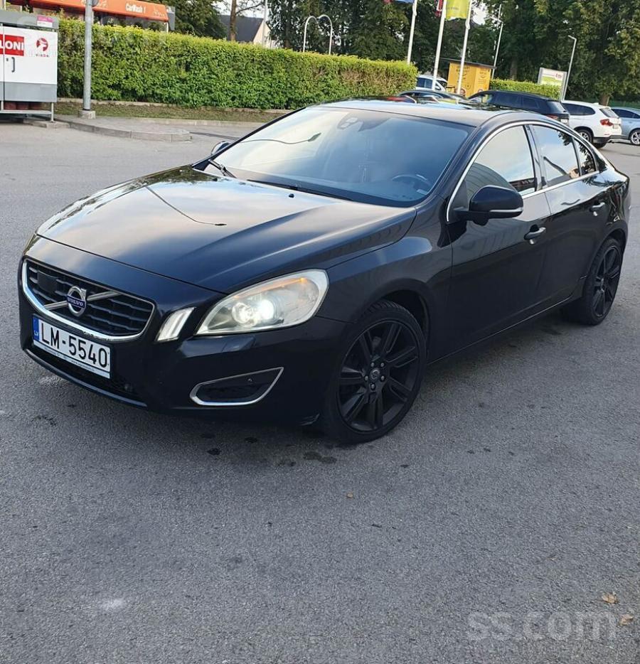 Melns Volvo S60 2011 Jelgava, ar dzinēja tilpumu 2.40 L un nobraukumu 416 tūkst. km par 3750 €, foto 1 vietnē AUTOMOTO.COM.LV
