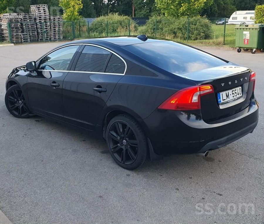 Melns Volvo S60 2011 Jelgava, ar dzinēja tilpumu 2.40 L un nobraukumu 416 tūkst. km par 3750 €, foto 3 vietnē AUTOMOTO.COM.LV