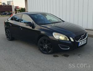 Melns Volvo S60 2011 Jelgava, ar dzinēja tilpumu 2.40 L un nobraukumu 416 tūkst. km par 3750 €, foto 4 vietnē AUTOMOTO.COM.LV