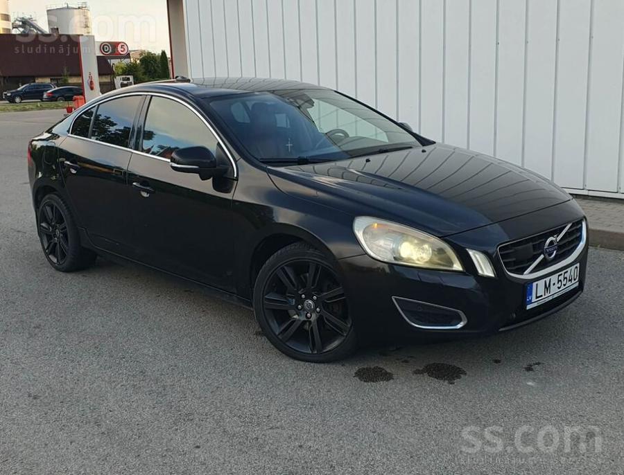 Melns Volvo S60 2011 Jelgava, ar dzinēja tilpumu 2.40 L un nobraukumu 416 tūkst. km par 3750 €, foto 4 vietnē AUTOMOTO.COM.LV