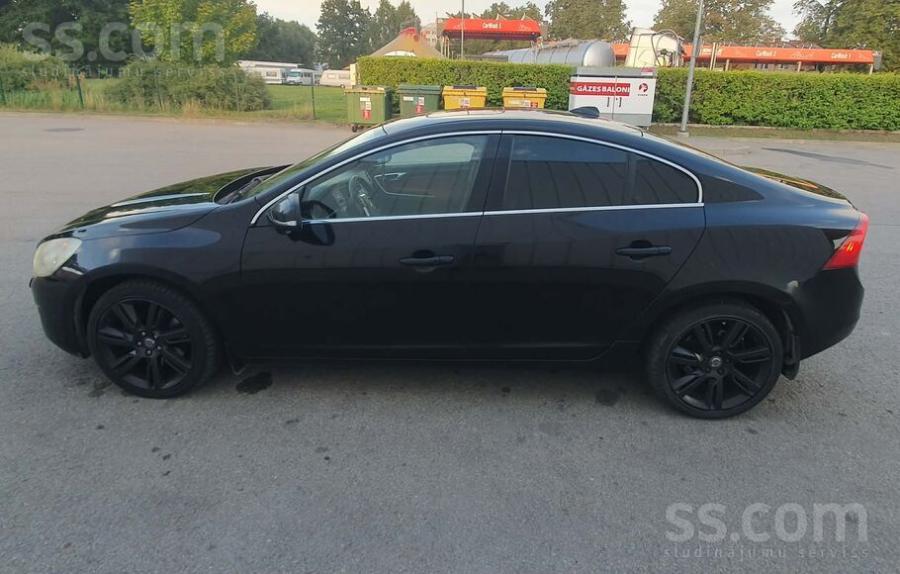 Melns Volvo S60 2011 Jelgava, ar dzinēja tilpumu 2.40 L un nobraukumu 416 tūkst. km par 3750 €, foto 6 vietnē AUTOMOTO.COM.LV
