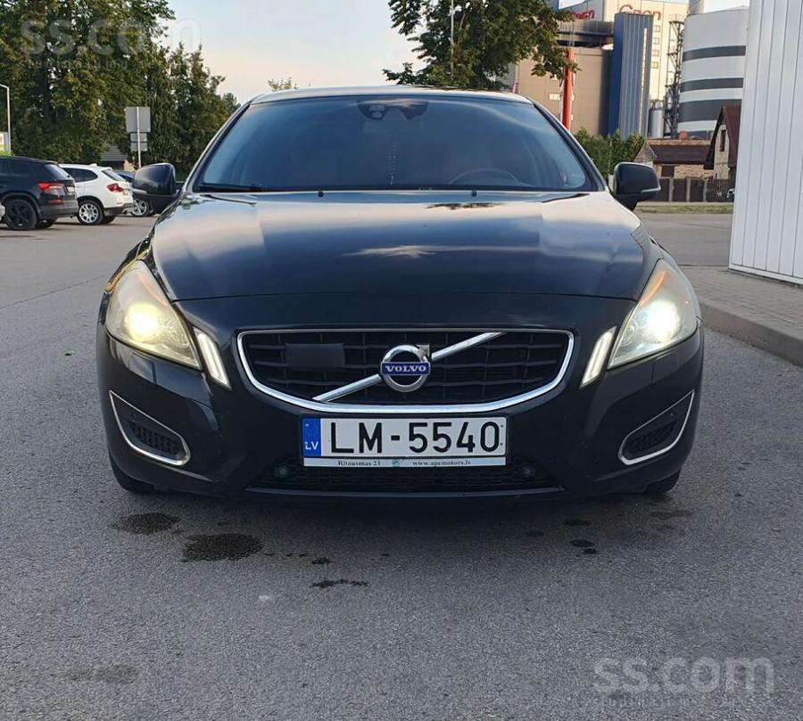 Melns Volvo S60 2011 Jelgava, ar dzinēja tilpumu 2.40 L un nobraukumu 416 tūkst. km par 3750 €, foto 8 vietnē AUTOMOTO.COM.LV