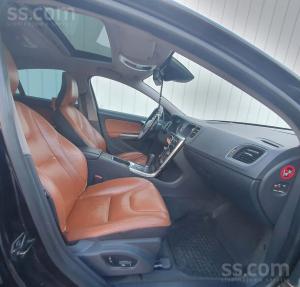 Melns Volvo S60 2011 Jelgava, ar dzinēja tilpumu 2.40 L un nobraukumu 416 tūkst. km par 3750 €, foto 13 vietnē AUTOMOTO.COM.LV