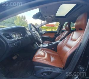 Melns Volvo S60 2011 Jelgava, ar dzinēja tilpumu 2.40 L un nobraukumu 416 tūkst. km par 3750 €, foto 14 vietnē AUTOMOTO.COM.LV