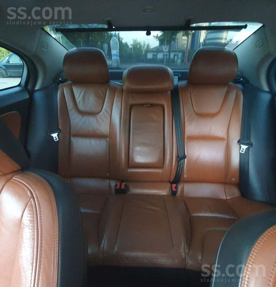 Melns Volvo S60 2011 Jelgava, ar dzinēja tilpumu 2.40 L un nobraukumu 416 tūkst. km par 3750 €, foto 15 vietnē AUTOMOTO.COM.LV