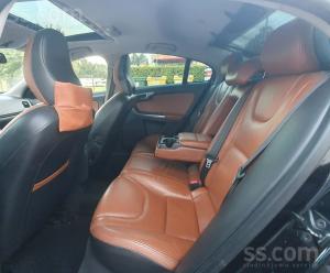 Melns Volvo S60 2011 Jelgava, ar dzinēja tilpumu 2.40 L un nobraukumu 416 tūkst. km par 3750 €, foto 16 vietnē AUTOMOTO.COM.LV