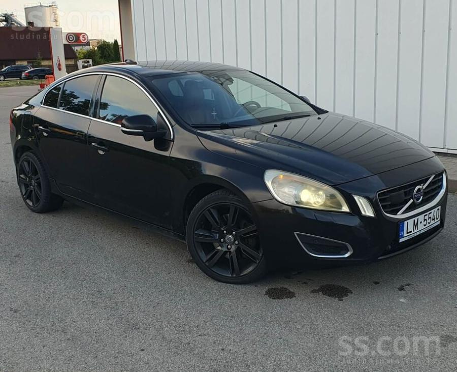Melns Volvo S60 2011 Jelgava, ar dzinēja tilpumu 2.40 L un nobraukumu 416 tūkst. km par 3650 €, foto 1 vietnē AUTOMOTO.COM.LV