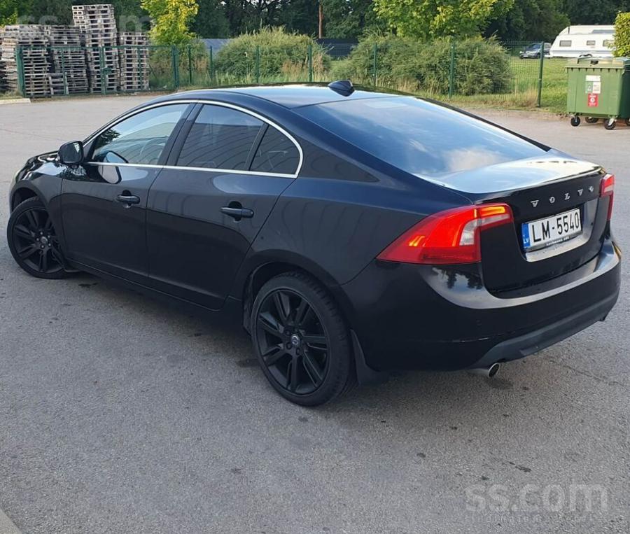 Melns Volvo S60 2011 Jelgava, ar dzinēja tilpumu 2.40 L un nobraukumu 416 tūkst. km par 3650 €, foto 3 vietnē AUTOMOTO.COM.LV