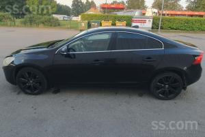 Melns Volvo S60 2011 Jelgava, ar dzinēja tilpumu 2.40 L un nobraukumu 416 tūkst. km par 3650 €, foto 7 vietnē AUTOMOTO.COM.LV