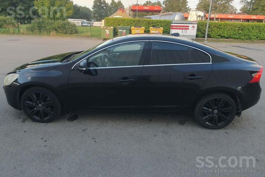 Melns Volvo S60 2011 Jelgava, ar dzinēja tilpumu 2.40 L un nobraukumu 416 tūkst. km par 3650 €, foto 7 vietnē AUTOMOTO.COM.LV
