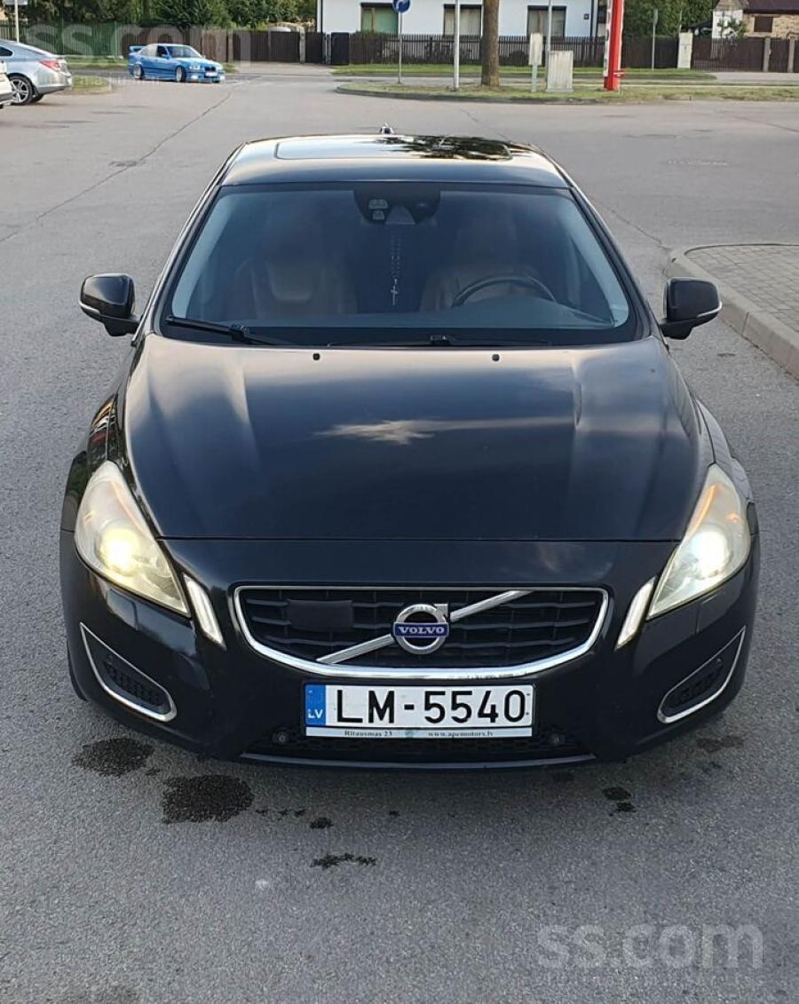 Melns Volvo S60 2011 Jelgava, ar dzinēja tilpumu 2.40 L un nobraukumu 416 tūkst. km par 3650 €, foto 9 vietnē AUTOMOTO.COM.LV