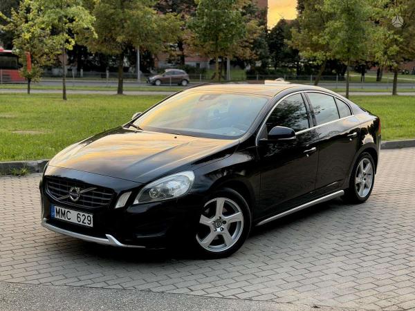 Melns Volvo S60 2011 Viļņa, ar dzinēja tilpumu 2.00 L un nobraukumu 296 tūkst. km par 5500 €, foto 2 vietnē AUTOMOTO.COM.LV