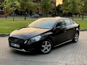 Black Volvo S60 2011 in Vilnius, with an engine capacity of 2.00 L and mileage of 296 thousand km for 5500 €, photo 3 on AUTOMOTO.COM.LV