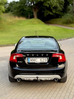 Black Volvo S60 2011 in Vilnius, with an engine capacity of 2.00 L and mileage of 296 thousand km for 5500 €, photo 6 on AUTOMOTO.COM.LV