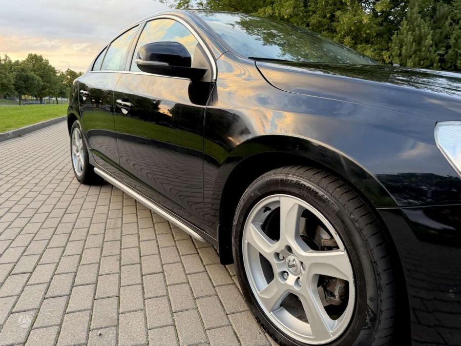 Black Volvo S60 2011 in Vilnius, with an engine capacity of 2.00 L and mileage of 296 thousand km for 5500 €, photo 9 on AUTOMOTO.COM.LV