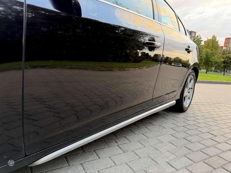 Black Volvo S60 2011 in Vilnius, with an engine capacity of 2.00 L and mileage of 296 thousand km for 5500 €, photo 12 on AUTOMOTO.COM.LV