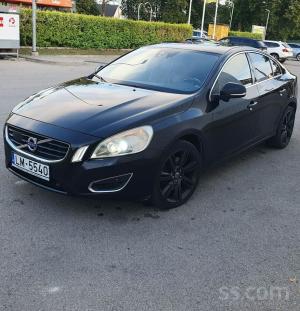 Melns Volvo S60 2011 Jelgava, ar dzinēja tilpumu 2.40 L un nobraukumu 416 tūkst. km par 3350 €, foto  vietnē AUTOMOTO.COM.LV