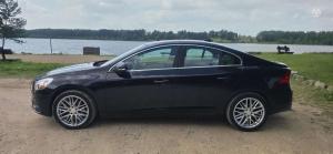 Melns Volvo S60 2011 Utena, ar dzinēja tilpumu 2.95 L un nobraukumu 370 tūkst. km par 7300 €, foto 3 vietnē AUTOMOTO.COM.LV