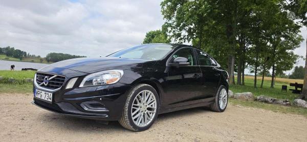 Melns Volvo S60 2011 Utena, ar dzinēja tilpumu 2.95 L un nobraukumu 370 tūkst. km par 7300 €, foto 4 vietnē AUTOMOTO.COM.LV