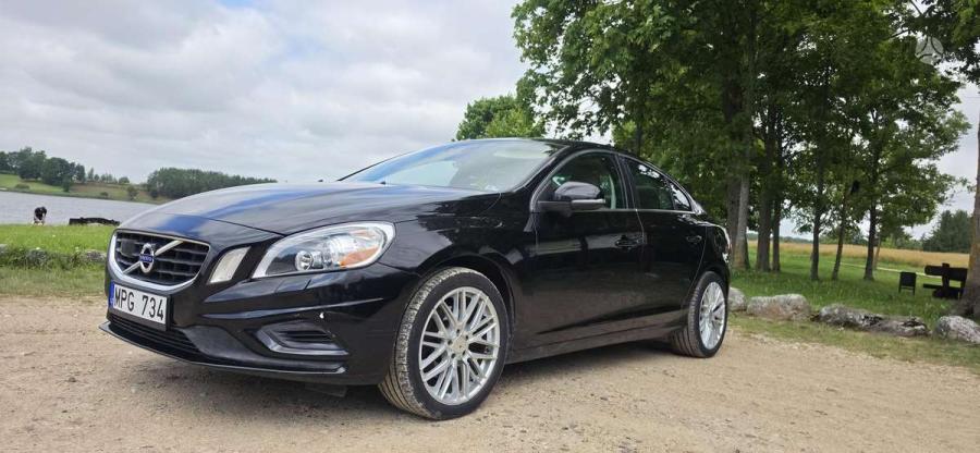 Melns Volvo S60 2011 Utena, ar dzinēja tilpumu 2.95 L un nobraukumu 370 tūkst. km par 7300 €, foto 5 vietnē AUTOMOTO.COM.LV