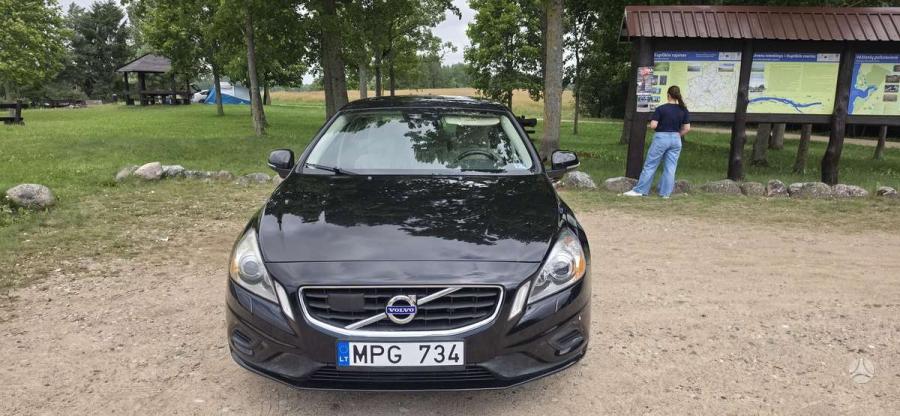 Melns Volvo S60 2011 Utena, ar dzinēja tilpumu 2.95 L un nobraukumu 370 tūkst. km par 7300 €, foto 8 vietnē AUTOMOTO.COM.LV