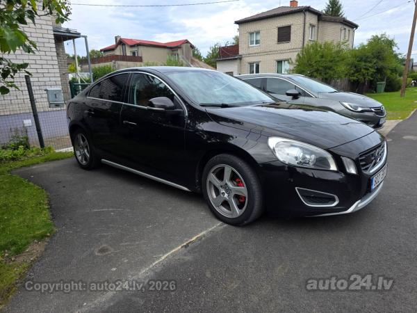 Black Volvo S60 2011 in Tallinn, with an engine capacity of 2.00 L and mileage of 280 thousand km for 7800 €, photo 4 on AUTOMOTO.COM.LV