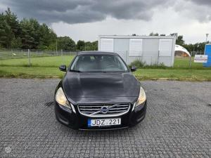 Melns Volvo S60 2011 Viļņa, ar dzinēja tilpumu 1.98 L un nobraukumu 295 tūkst. km par 3950 €, foto 3 vietnē AUTOMOTO.COM.LV