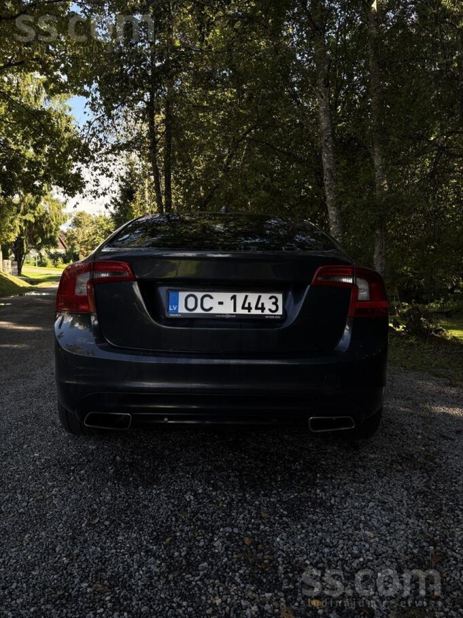 Melns Volvo S60 2011 Saldus, ar dzinēja tilpumu 2.00 L un nobraukumu 394 tūkst. km par 4850 €, foto 9 vietnē AUTOMOTO.COM.LV