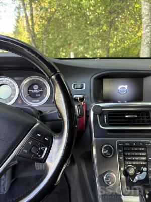 Melns Volvo S60 2011 Saldus, ar dzinēja tilpumu 2.00 L un nobraukumu 394 tūkst. km par 4850 €, foto 10 vietnē AUTOMOTO.COM.LV