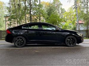 Melns Volvo S60 2011 Jūrmala, ar dzinēja tilpumu 2.00 L un nobraukumu 263 tūkst. km par 5300 €, foto 3 vietnē AUTOMOTO.COM.LV