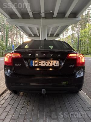 Melns Volvo S60 2011 Jūrmala, ar dzinēja tilpumu 2.00 L un nobraukumu 263 tūkst. km par 5300 €, foto 10 vietnē AUTOMOTO.COM.LV