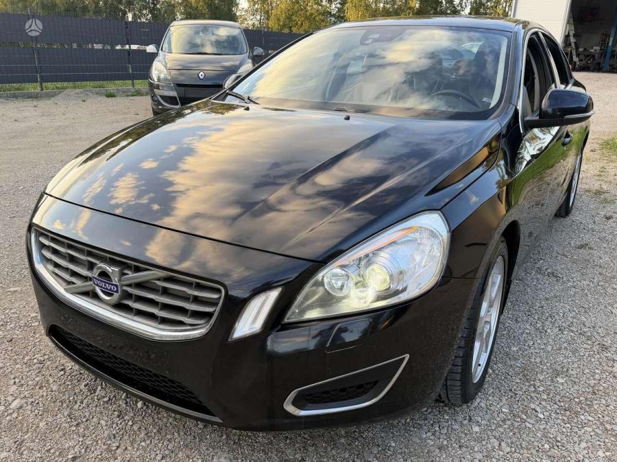 Melns Volvo S60 2011 Šauļi, ar dzinēja tilpumu 1.56 L un nobraukumu 202 tūkst. km par 4900 €, foto 3 vietnē AUTOMOTO.COM.LV