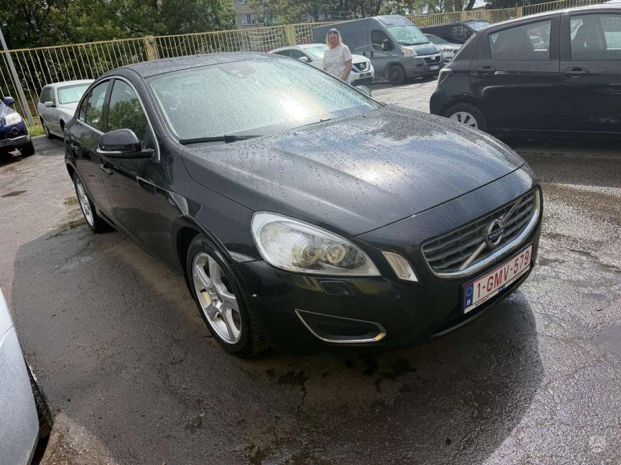 Melns Volvo S60 2011 Šauļi, ar dzinēja tilpumu 1.56 L un nobraukumu 202 tūkst. km par 4900 €, foto 8 vietnē AUTOMOTO.COM.LV