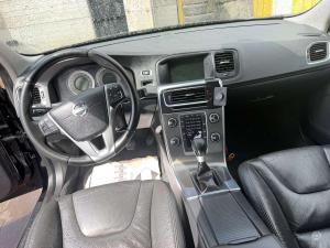 Melns Volvo S60 2011 Šauļi, ar dzinēja tilpumu 1.56 L un nobraukumu 202 tūkst. km par 4900 €, foto 13 vietnē AUTOMOTO.COM.LV