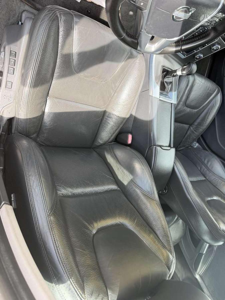 Melns Volvo S60 2011 Šauļi, ar dzinēja tilpumu 1.56 L un nobraukumu 202 tūkst. km par 4900 €, foto 14 vietnē AUTOMOTO.COM.LV