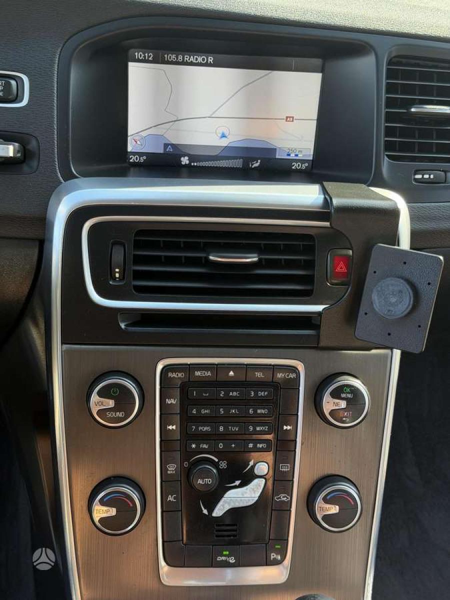Melns Volvo S60 2011 Šauļi, ar dzinēja tilpumu 1.56 L un nobraukumu 202 tūkst. km par 4900 €, foto 17 vietnē AUTOMOTO.COM.LV