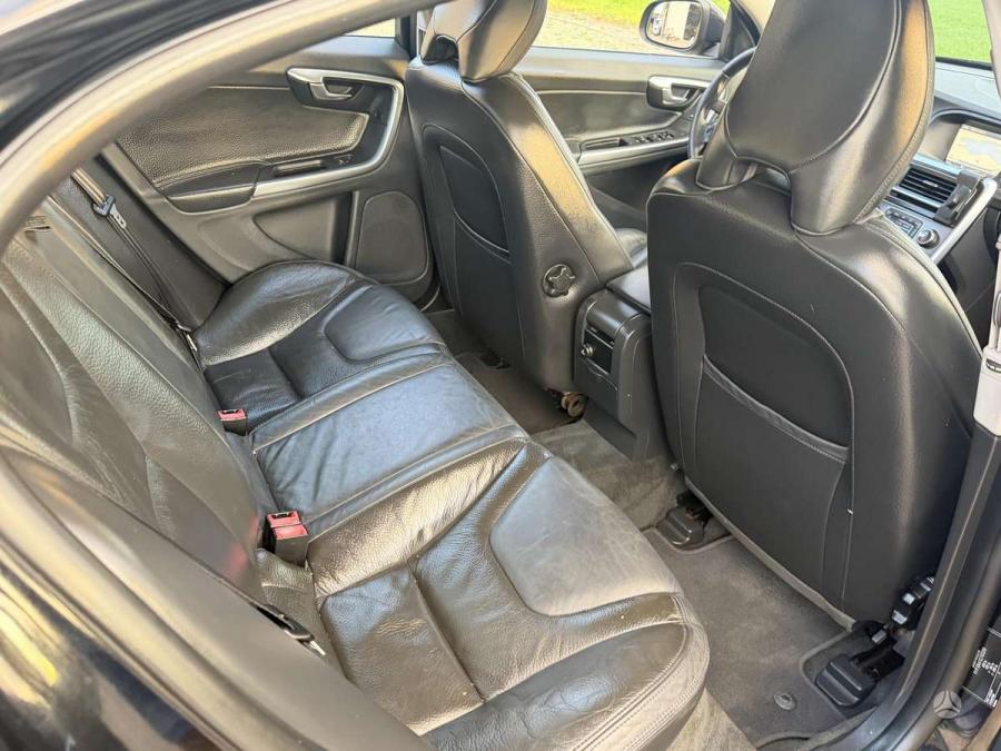 Melns Volvo S60 2011 Šauļi, ar dzinēja tilpumu 1.56 L un nobraukumu 202 tūkst. km par 4900 €, foto 25 vietnē AUTOMOTO.COM.LV