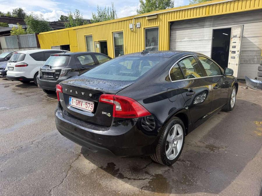 Melns Volvo S60 2011 Šauļi, ar dzinēja tilpumu 1.56 L un nobraukumu 202 tūkst. km par 4900 €, foto 27 vietnē AUTOMOTO.COM.LV