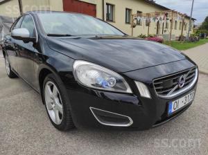 Черный Вольво С60 2011 в Рига, объемом двигателя 2.40 л и пробегом 0 тыс. км за 6400 €, фото 4 на AUTOMOTO.COM.LV