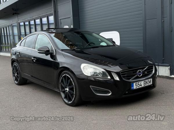 Вольво С60 2011 в Таллин на AUTOMOTO.COM.LV Черный Вольво С60 2011 в Таллин, объемом двигателя 2.40 л и пробегом 345 тыс. км за 5999 €, фото 1 на AUTOMOTO.COM.LV