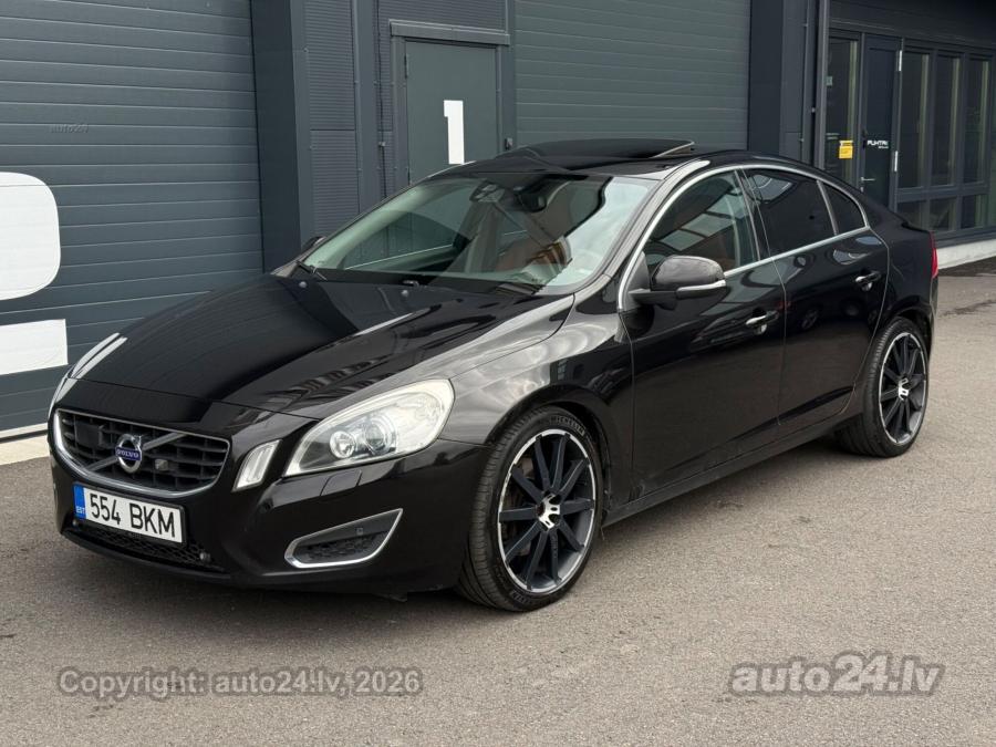 Black Volvo S60 2011 in Tallinn, with an engine capacity of 2.40 L and mileage of 345 thousand km for 5999 €, photo 3 on AUTOMOTO.COM.LV