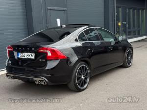 Black Volvo S60 2011 in Tallinn, with an engine capacity of 2.40 L and mileage of 345 thousand km for 5999 €, photo 4 on AUTOMOTO.COM.LV